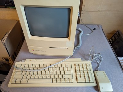Apple Macintosh Classic Vintage Computer with carry bag | eBay UK