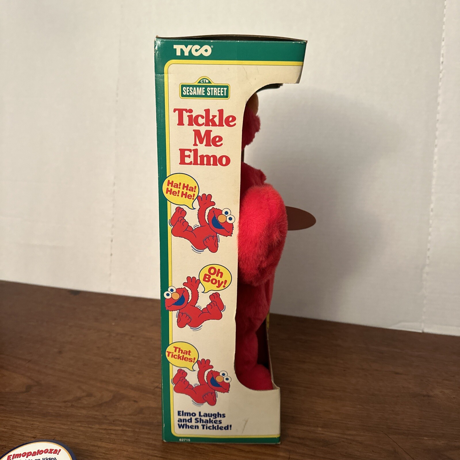 Sesame Street - The Original Tickle Me Elmo Plush Toy - (0048188627152 ...