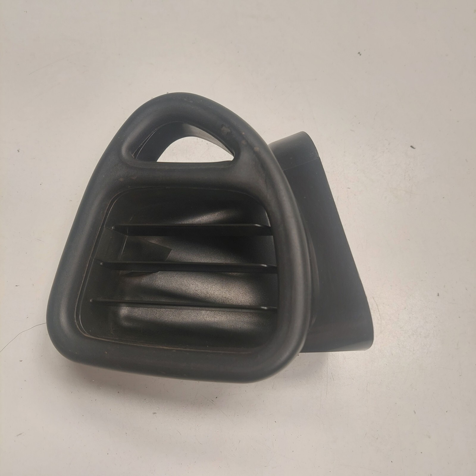 Right Front Driver Door Air Vent Duct Tube Commodore VX VT VZ SS VY SV8 ...