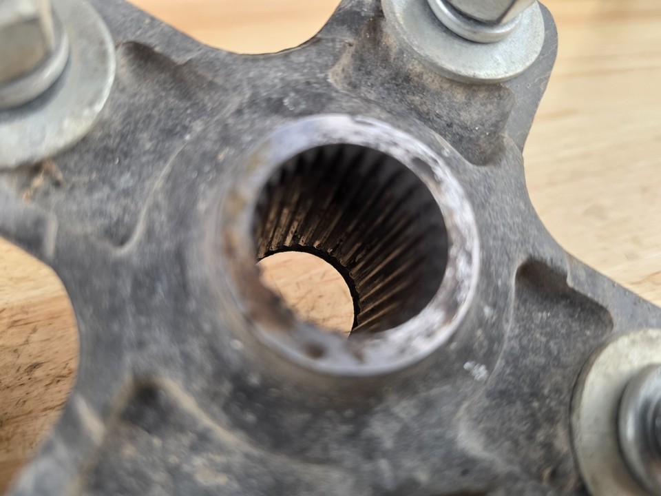 1986 86 ATC350X HONDA OEM REAR AXLE WHEEL HUBS 1985 85 ATC 250R 350X ...