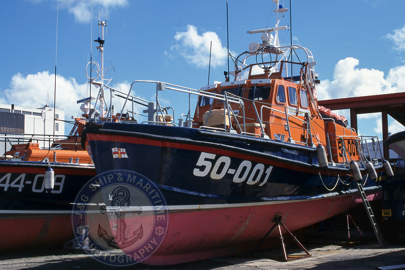 RNLI Thames Class Lifeboat ON 1031 - ROTARY SERVICE (50-001) -6X4 ...