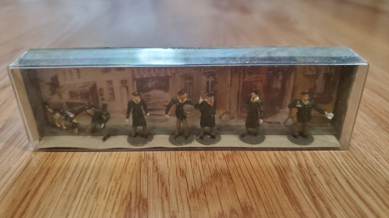 NEW Merten Box 2246 Policemen Miniature Figures Figurine Railroad Model ...