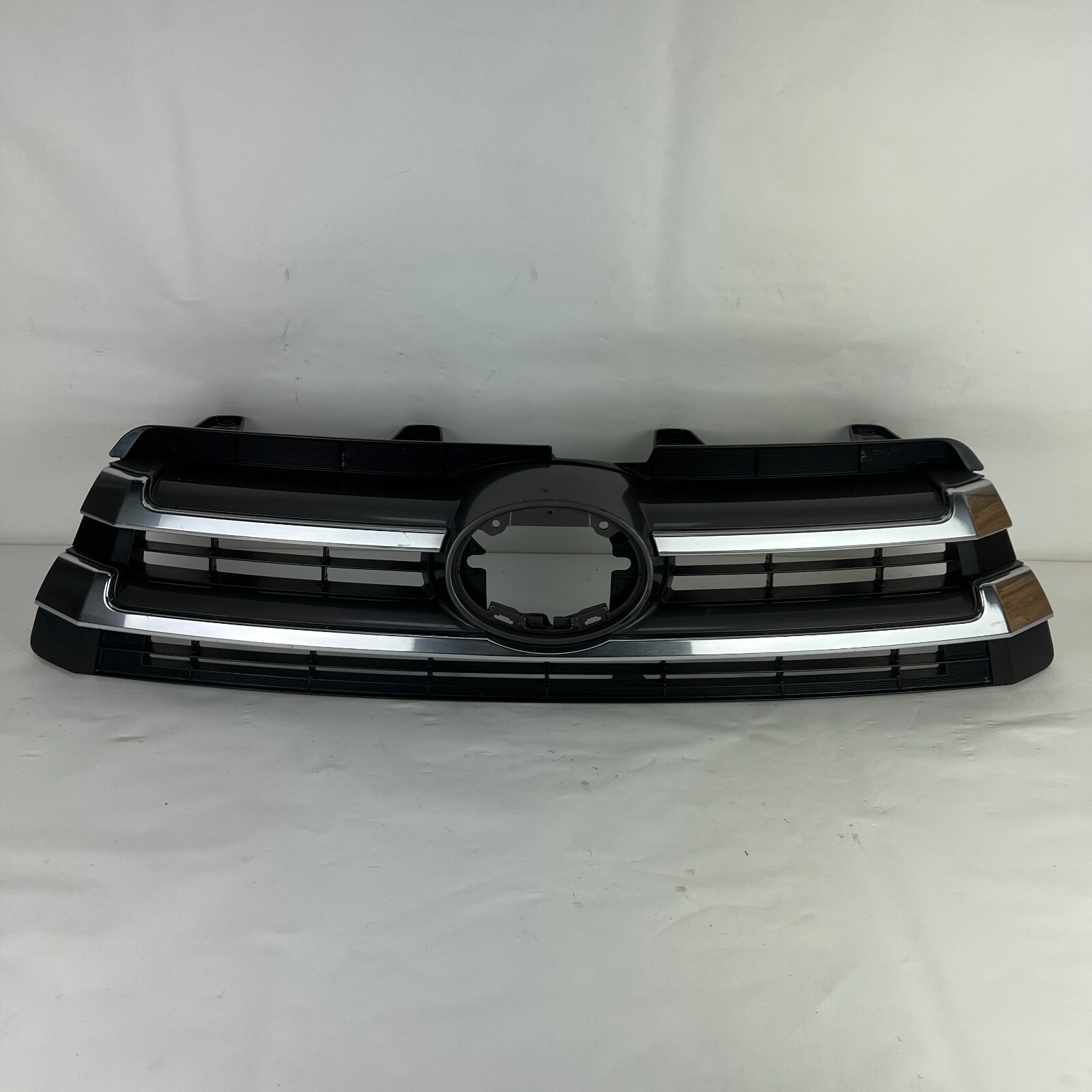 *READ OEM 2017 2018 2019 Toyota Highlander Front Upper Grille Chrome ...