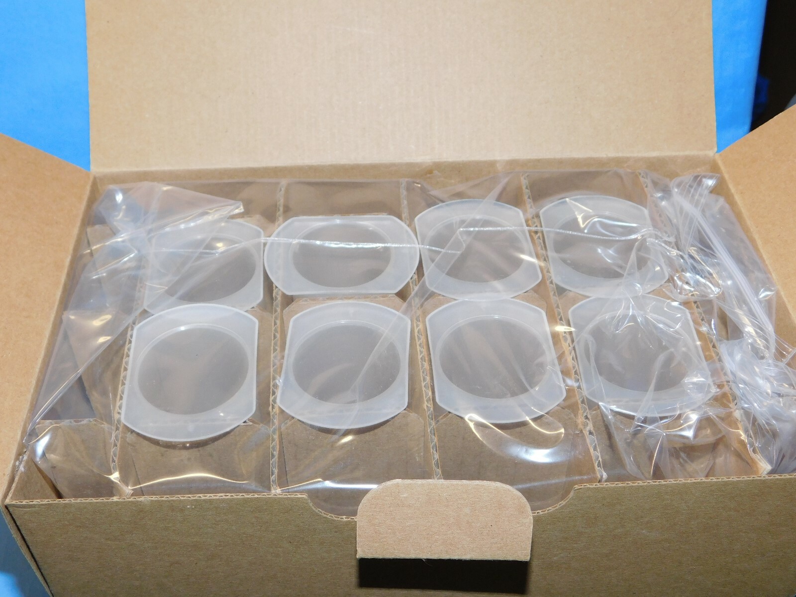 STRATA 8B-S001-YSN STRATA C18-E (55UM, 70A) 50G/150ML GIGA TUBES 8/PK ...