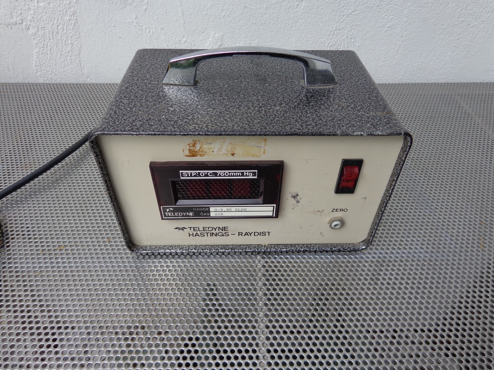 TELEDYNE HASTINGS MASS FLOWMETER MODEL NALL FLOW METER AIR 0-9.99 SLPM ...