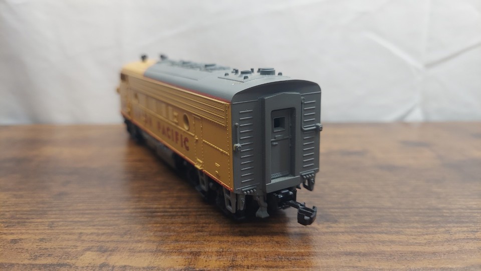 HO Scale Athearn Union Pacific F7 A-B-A Set | eBay