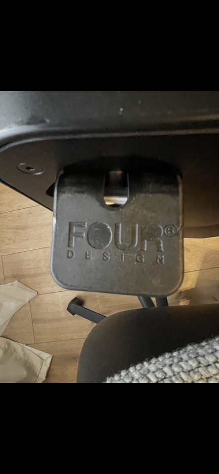 OCEE Design FourMe 66 Swivel Meetjng Chairs with Innotab Work Laptop ...