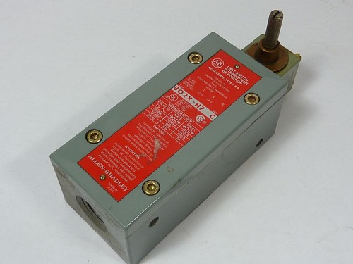 Allen-Bradley 802X-H7 Limit Switch 600VAC 10A C/W Z-21382 Operator Head ...