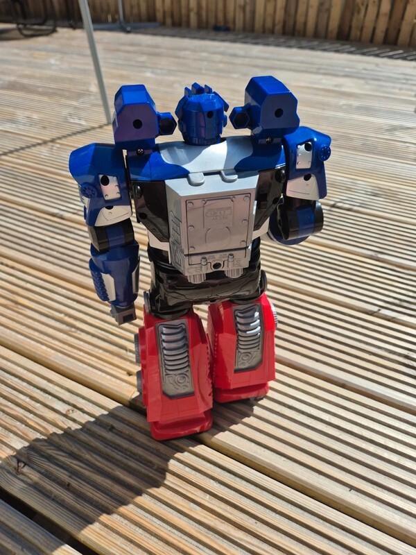 Adventure Force Astrobot/Transformer Walking Talking Robot with Lights ...