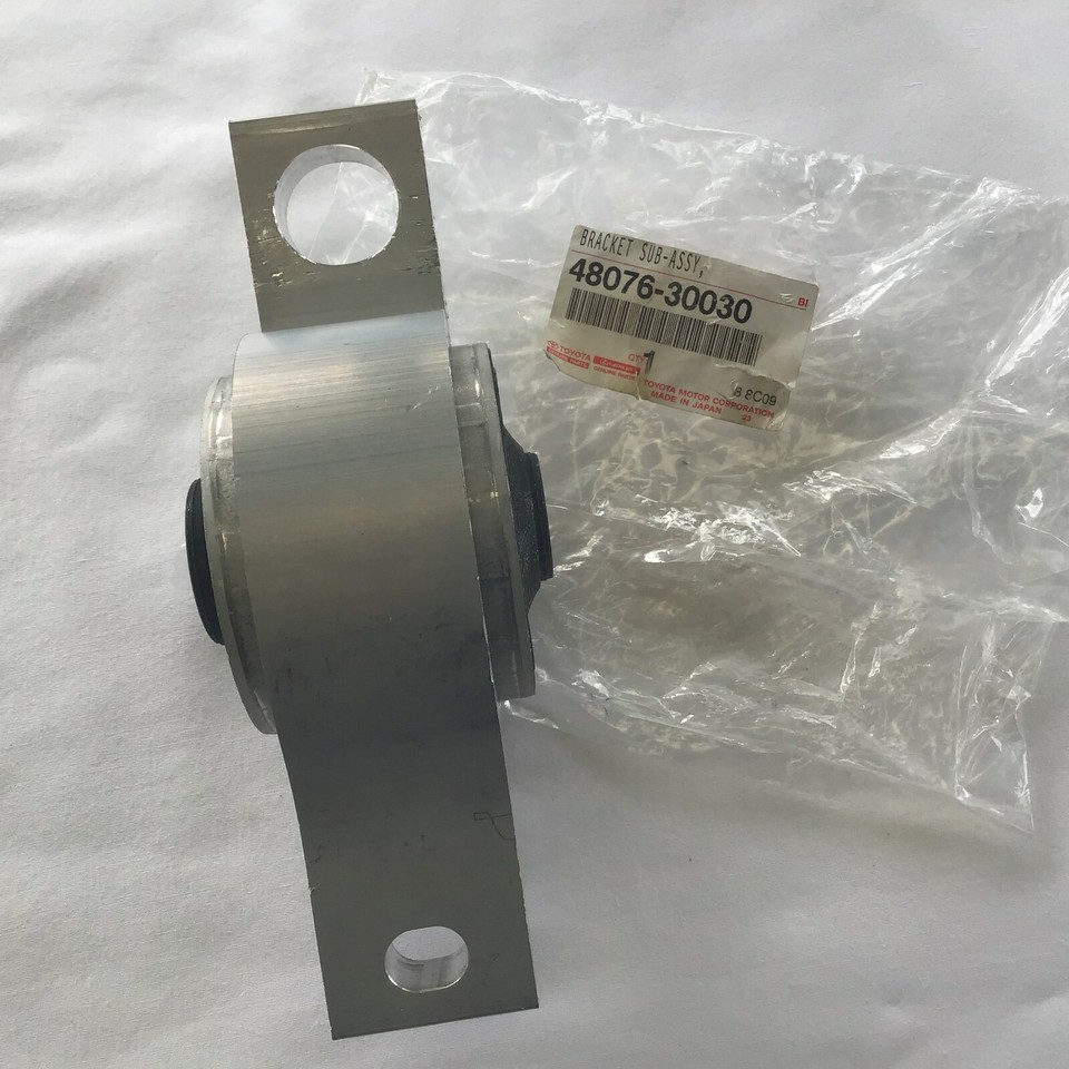 Genuine OEM Lexus Front Lower Control Arm Bushing Set 48075-30030 48076 ...