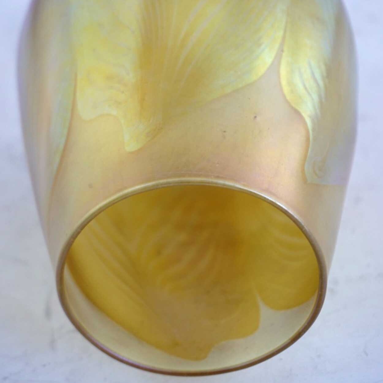 Large Antique Tiffany Studios LCT Favrile Glass Pulled Feather Lamp ...