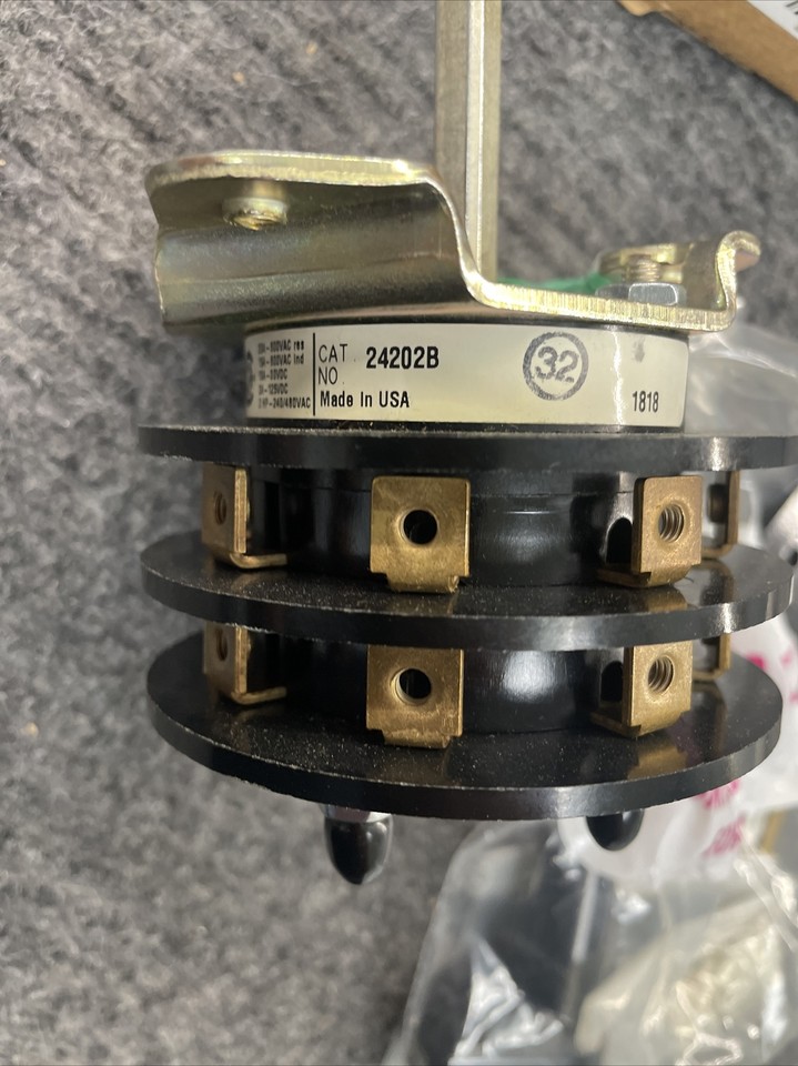 ElectroSwitch 24202B 20A 600V 2HP Rotary Knob Switch 8 Position 2 Stack ...