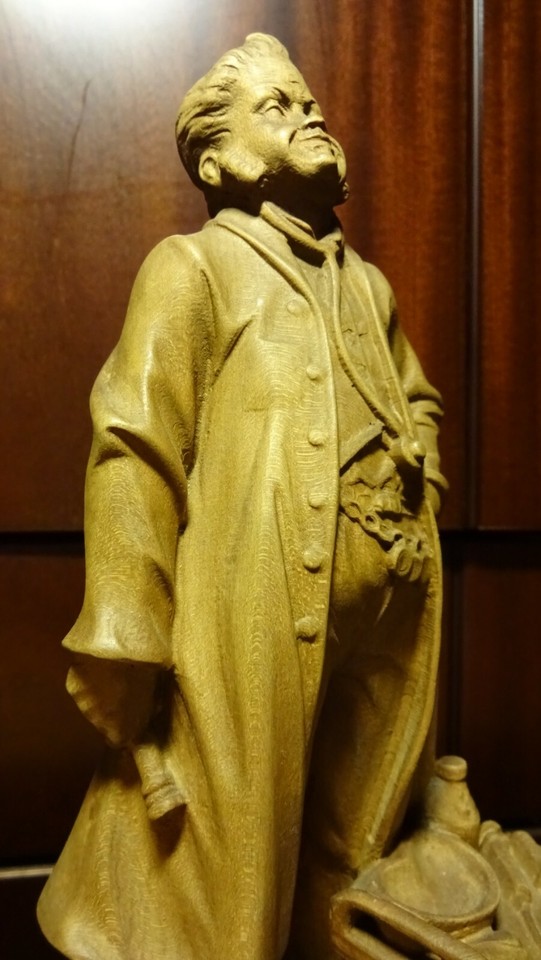 ANTIQUE 10" ANRI HAND CARVED WOOD DOCTOR PHYSICIAN SURGEON STATUE ...