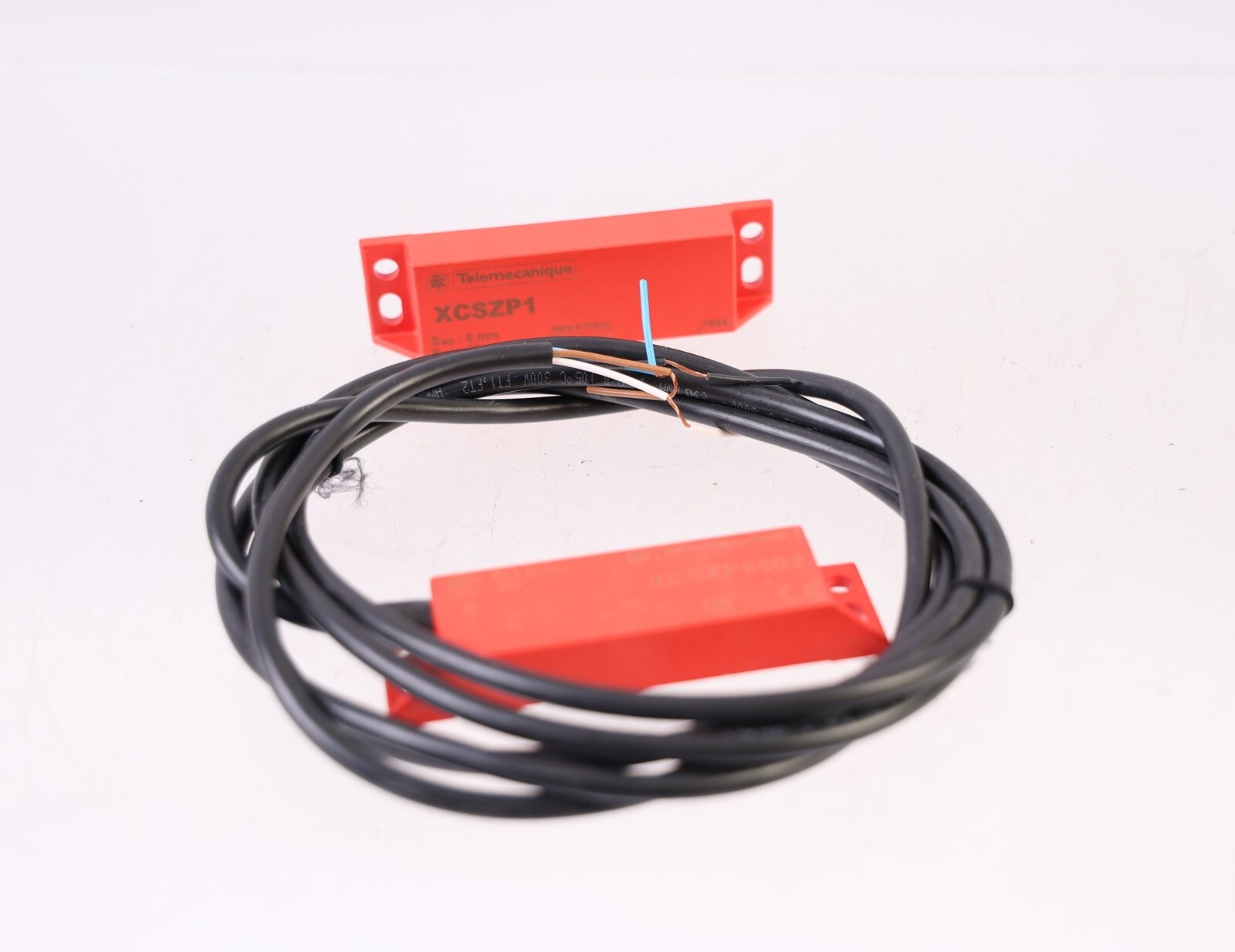 TELEMECANIQUE XCSDMP5902 XCSZP1 + XCSZP5902 2M CABLE ! NEW ! | eBay