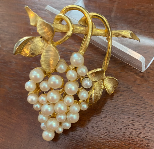 Vintage Brushed Gold Tone Faux Pearl Grape Cluster Brooch Pin | eBay