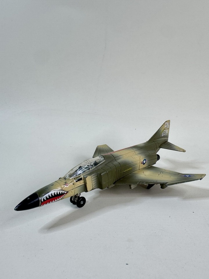 ERTL Force One McDonnell Douglas F-4 Phantom II Fighter Jet Plane ...