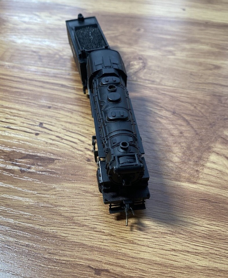 ATLAS STEAM LOCOMOTIVE 0-8-0 A.T. SF. & TENDER 102 N SCALE TRAIN #2111 ...