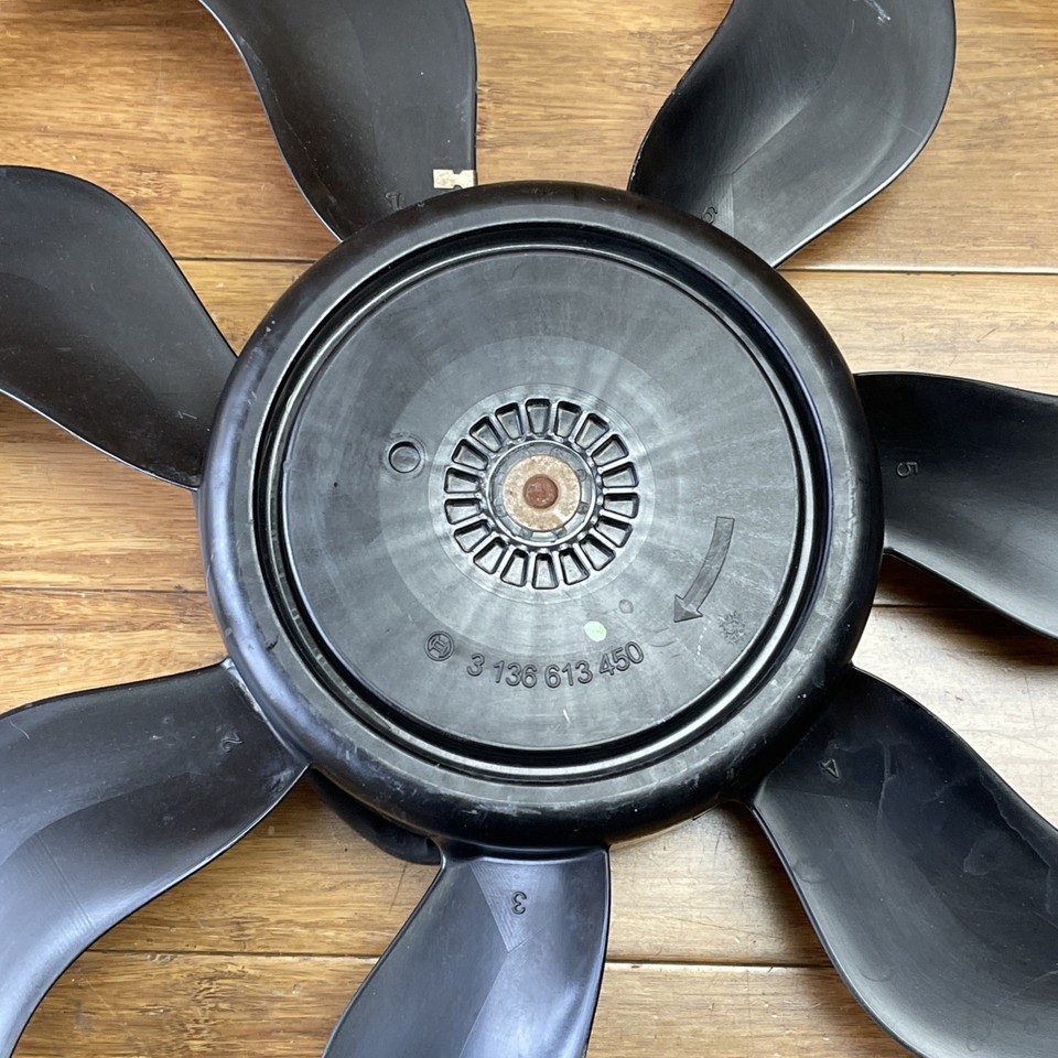 2014-2019 Mercedes GLA 250 X156 Engine Motor Radiator Shroud Fan Blade ...