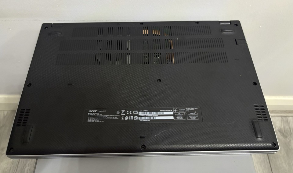 BOXED ACER ASPIRE 3 LAPTOP, RYZEN 5, 16GB RAM, 512GB SSD .. PURE SILVER ...