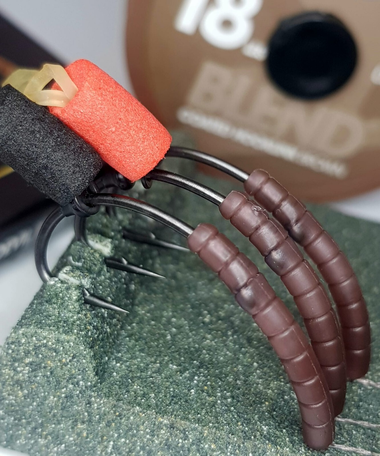 Worm rigs x 3 or 5 - OMC Wormaliners - Korda N Trap Ready Tied Carp ...