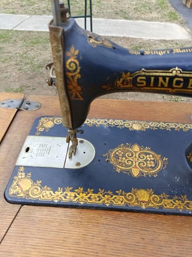 Antique Singer sewing machine and desk. G series serial number. | eBay