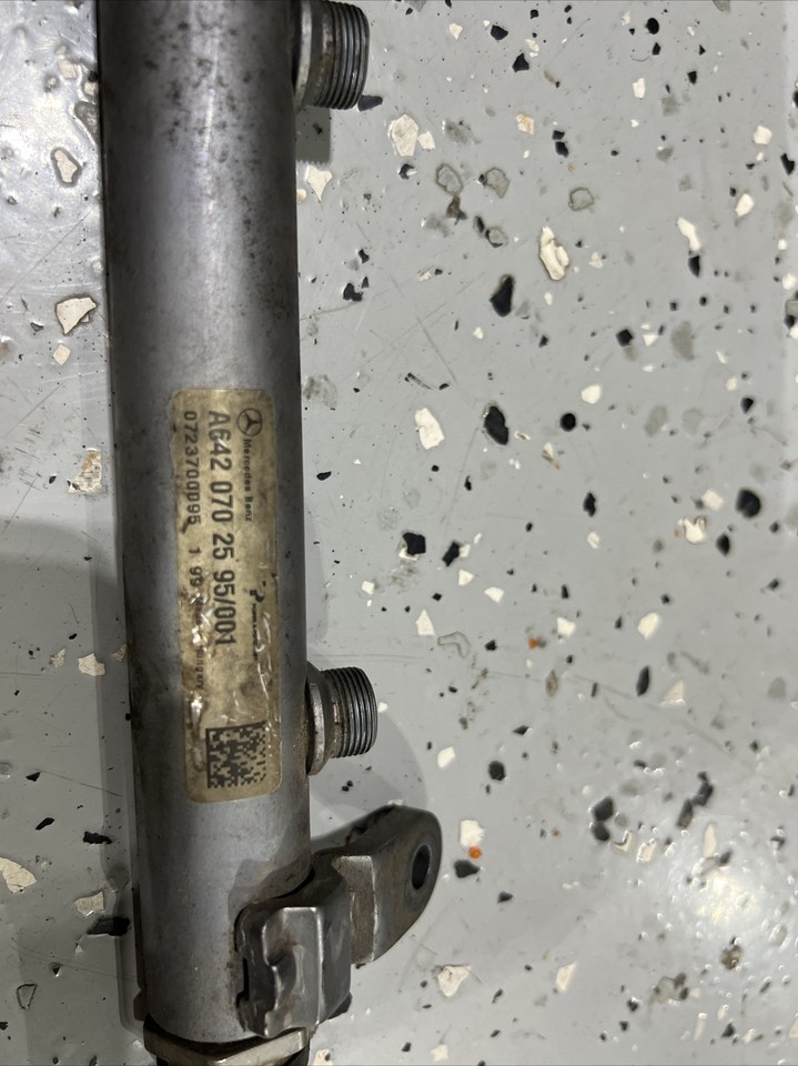 2007-2015 MERCEDES ML320 GL CDI RIGHT DIESEL FUEL INJECTOR RAIL A642 ...