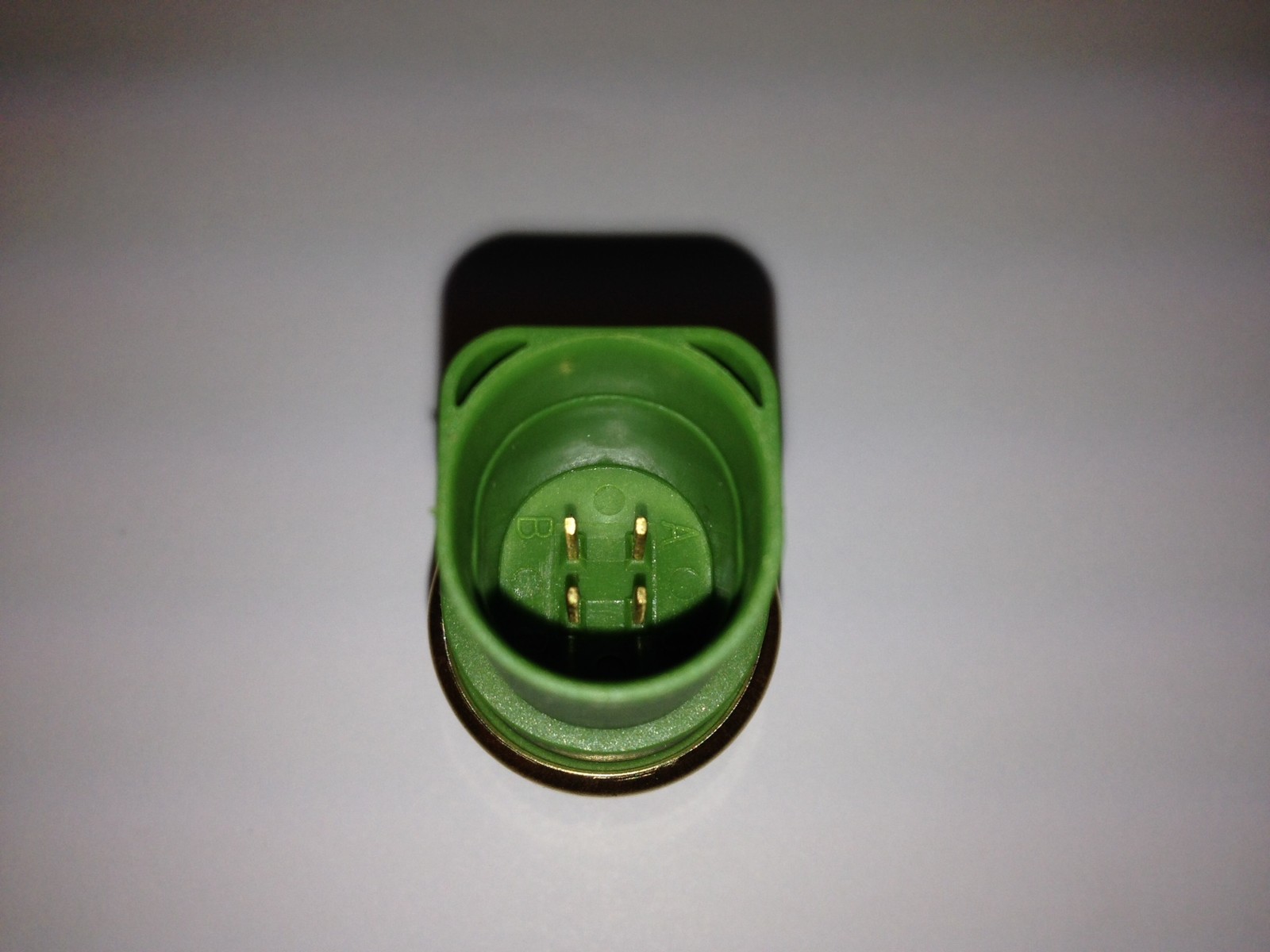 S004 New Coolant Temperature Sensor OEM# 059919501A, 078919501A ...