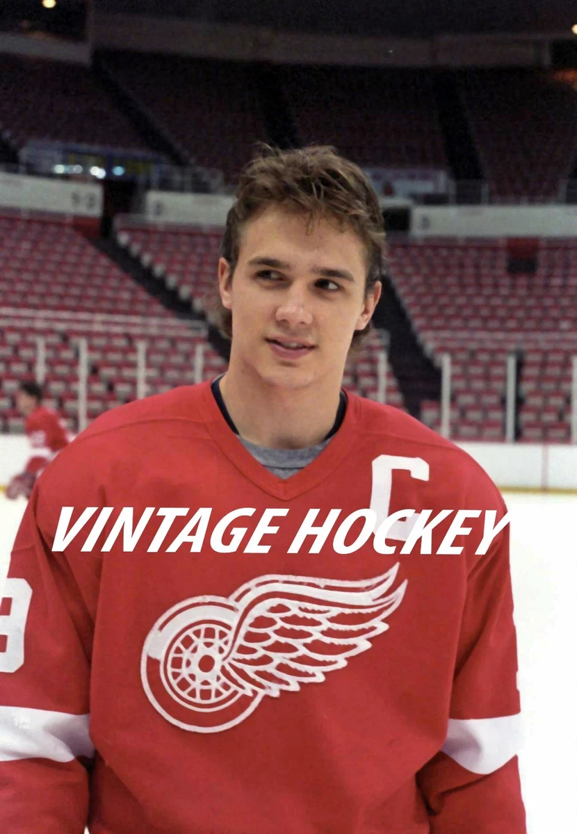 Steve Yzerman Young