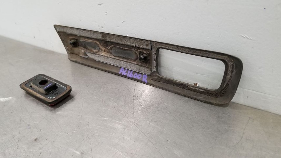91 TOYOTA LAND CRUISER FJ80 QUARTER TRIM MOULDING WITH SIDE MARKER ...
