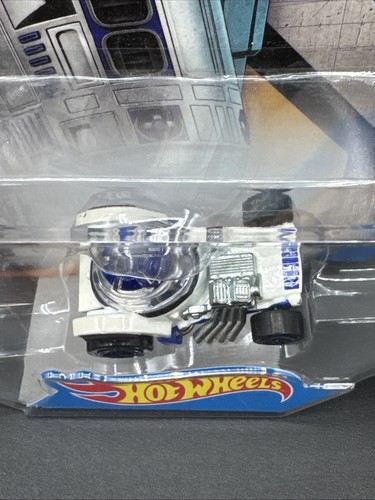 2015 Hot Wheels Star Wars R2 D2 white #2 brand new free shipping very ...