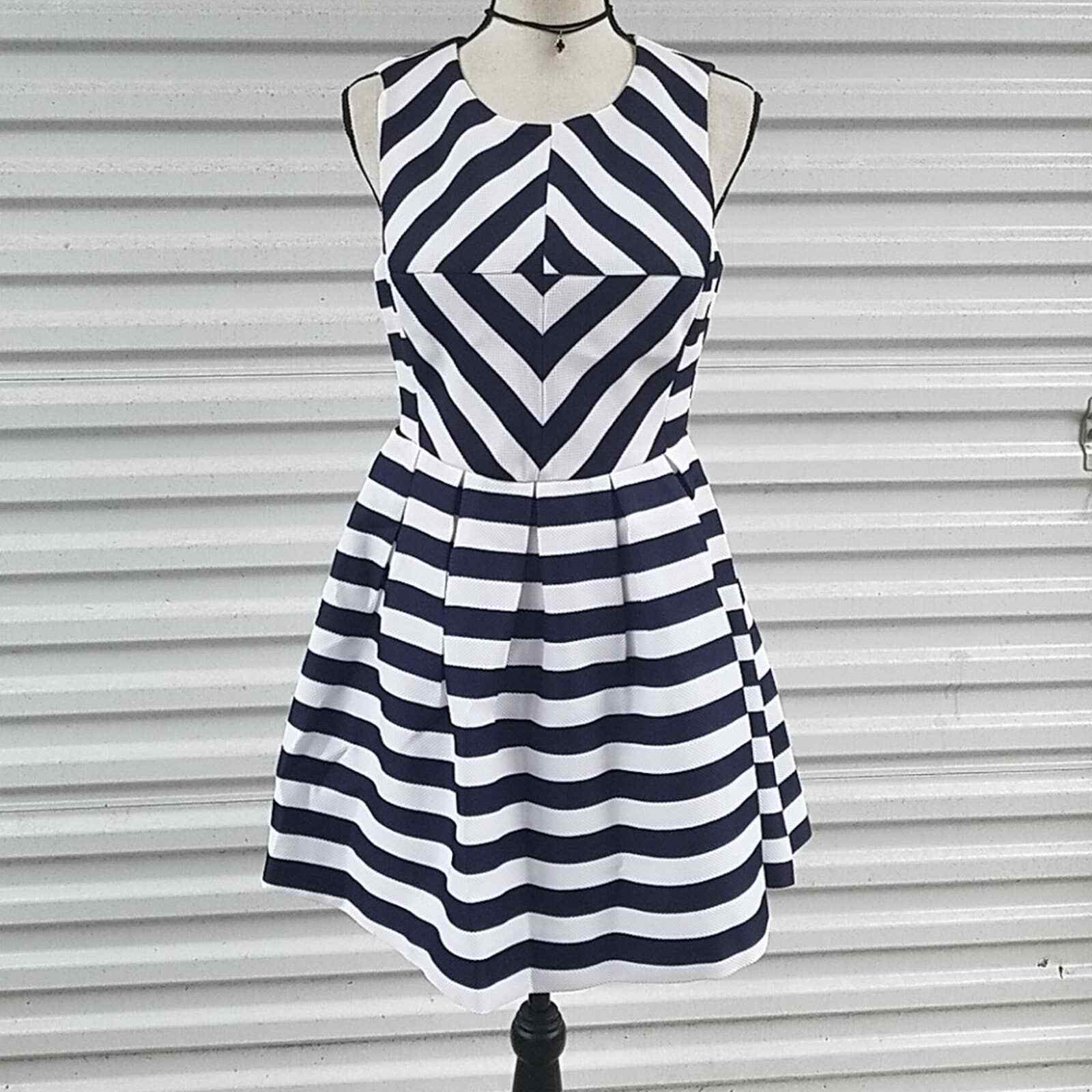 Ark & Co stripped fit & flare dress size medium - Gem