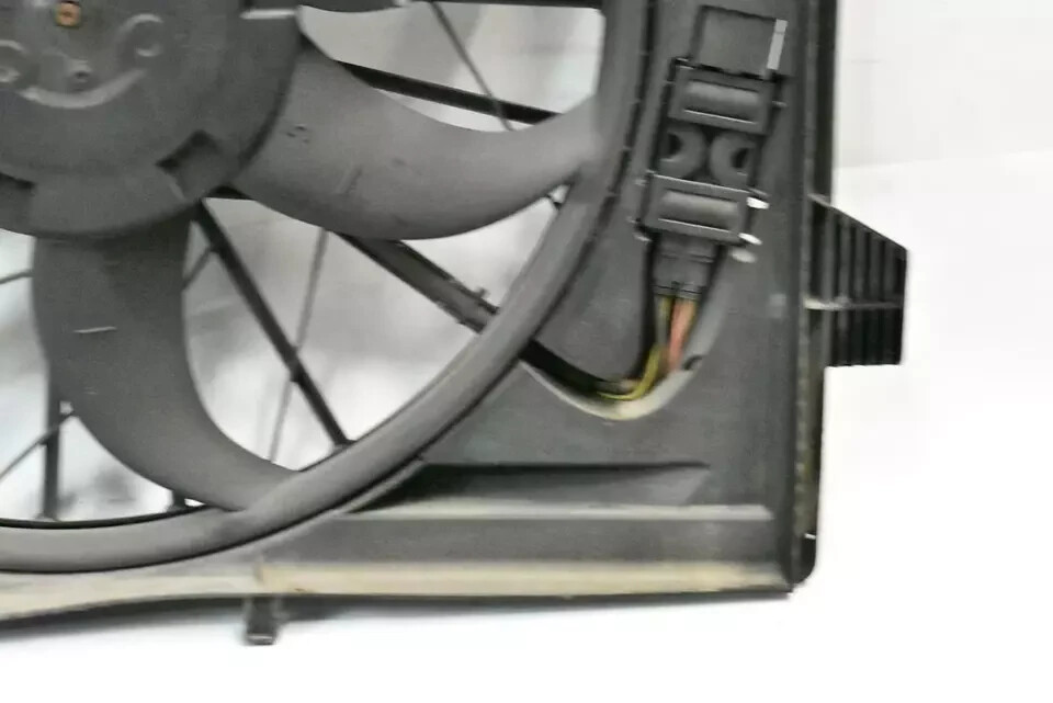 03-12 Mercedes R230 SL500 SL550 Engine Motor Cooling Radiator Fan ...