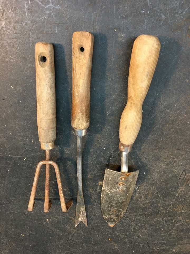 Vintage 3pc Garden Tools Set , Bulb Tool , 3 Tine Rake , Shovel Wood ...
