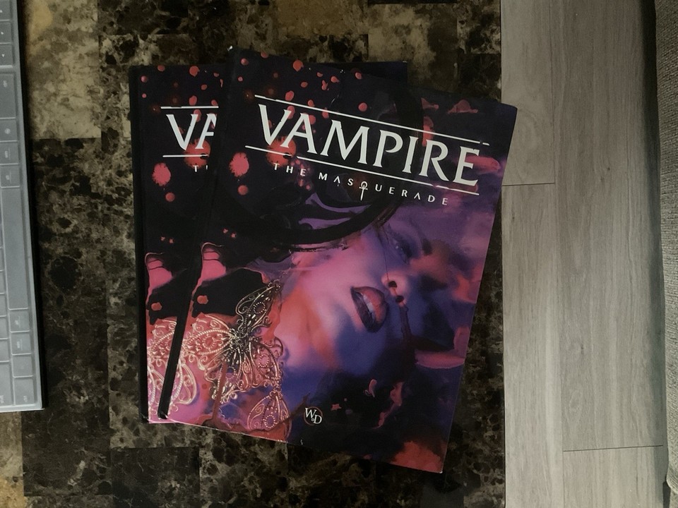 [BUNDLE] 2x Vampire The Masquerade V5 Core Materials, Camarilla ...