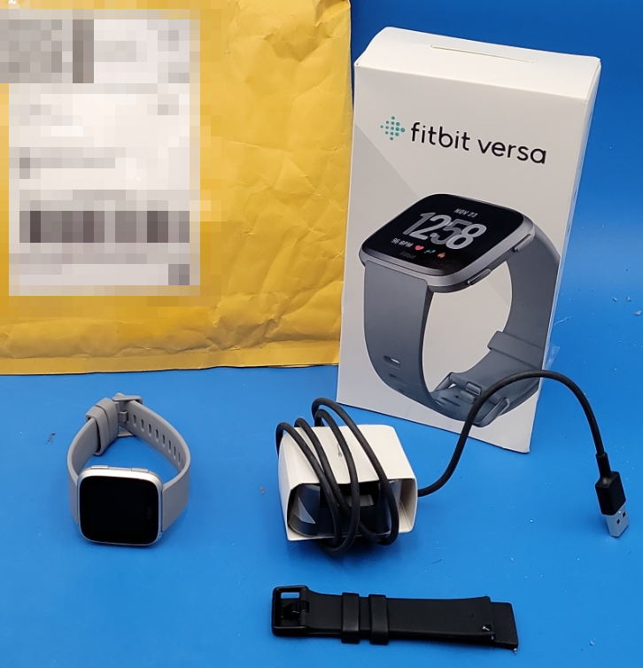 (Returned), Fitbit Versa 1 Grey Activity Tracker Sliver | eBay