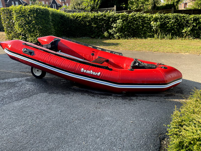 Inflatable Boat V-floor - Bombard Aerotec 380, complete with launching ...