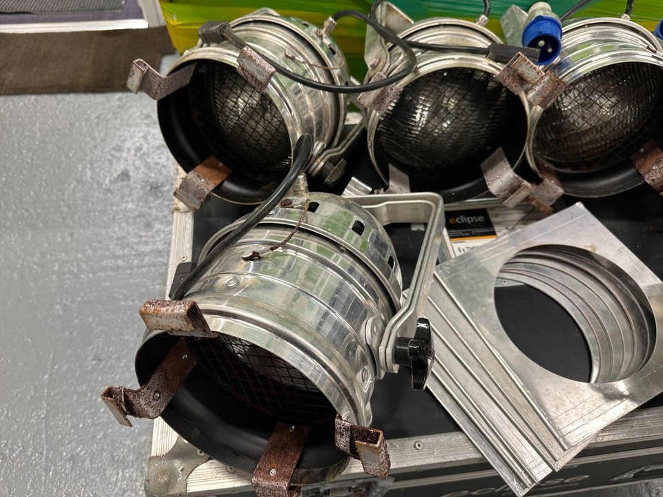 6 x Working Thomas Par 64 Cans with GE lamps, Gel Frames - Good but ...