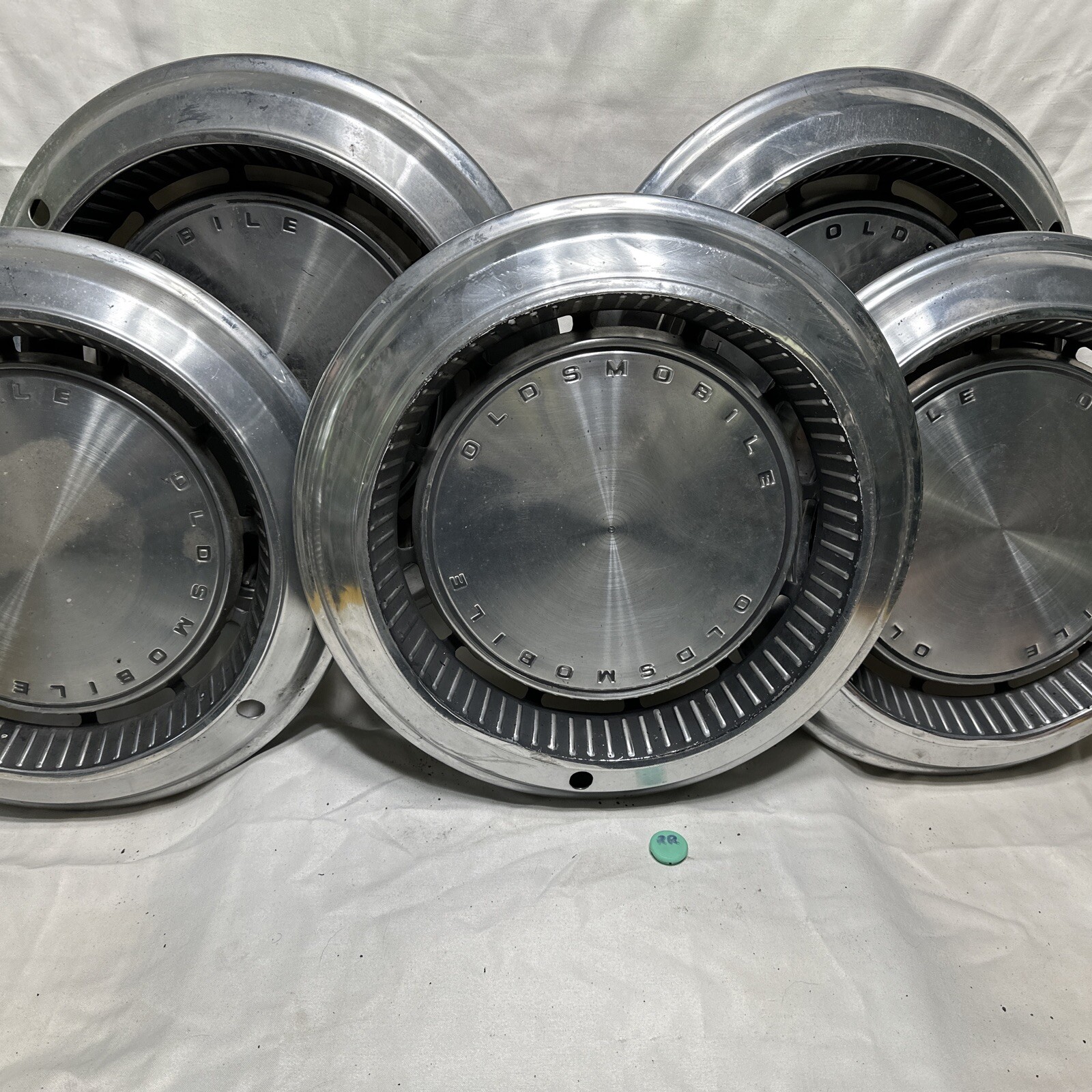 Lot of 5 genuine 1970 Oldsmobile Delta 15 inch hubcaps wheel covers | eBay