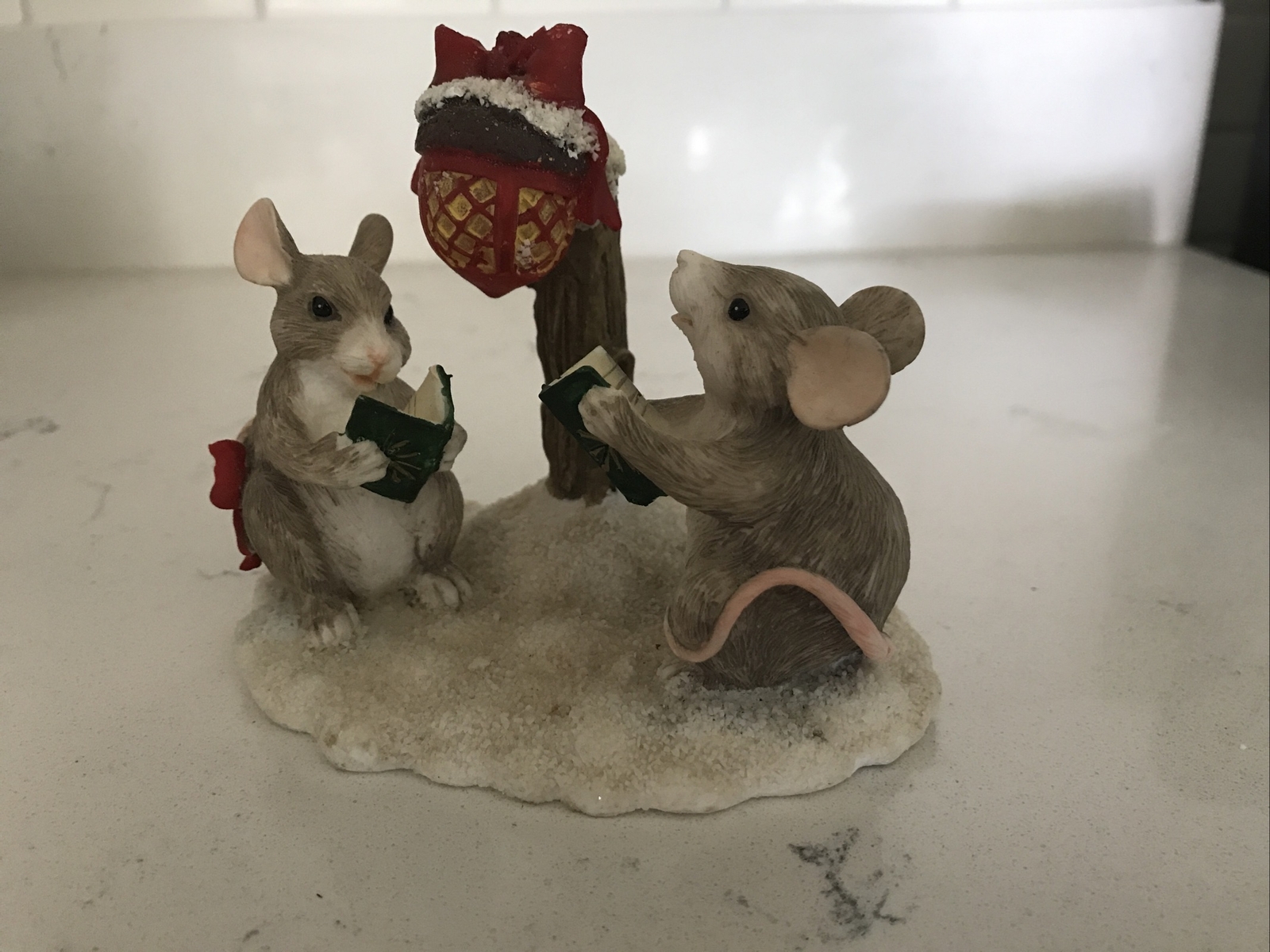 Charming Tails Silvestri Mouse Caroling Figurine | eBay