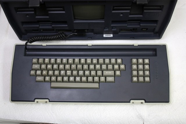 Vintage Osborne 1 One Portable Micro Computer OCC1 Powers on Read ...