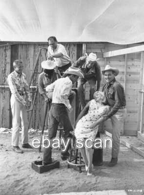 CLARK GABLE MONTGOMERY CLIFT MARILYN MONROE PLAYFUL POSE 8X10 PHOTO 55 ...