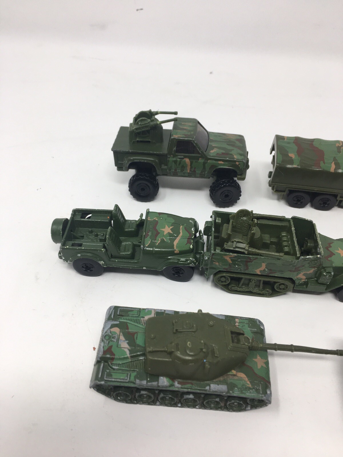 HOT WHEELS MILITARY LOT OF 11 DIFFERENT TANKS JEEP TRANSPORTERS | eBay