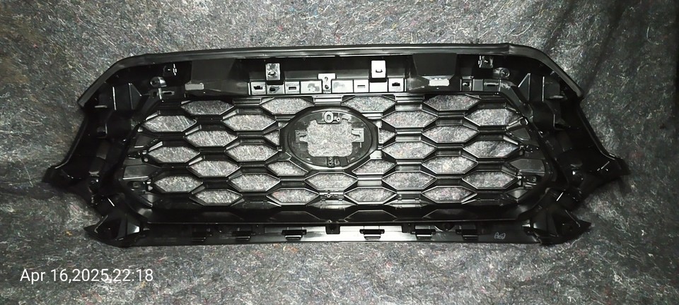 16-23 Toyota Tacoma SR5 CAPA Certified Complete Grille Assembly ...