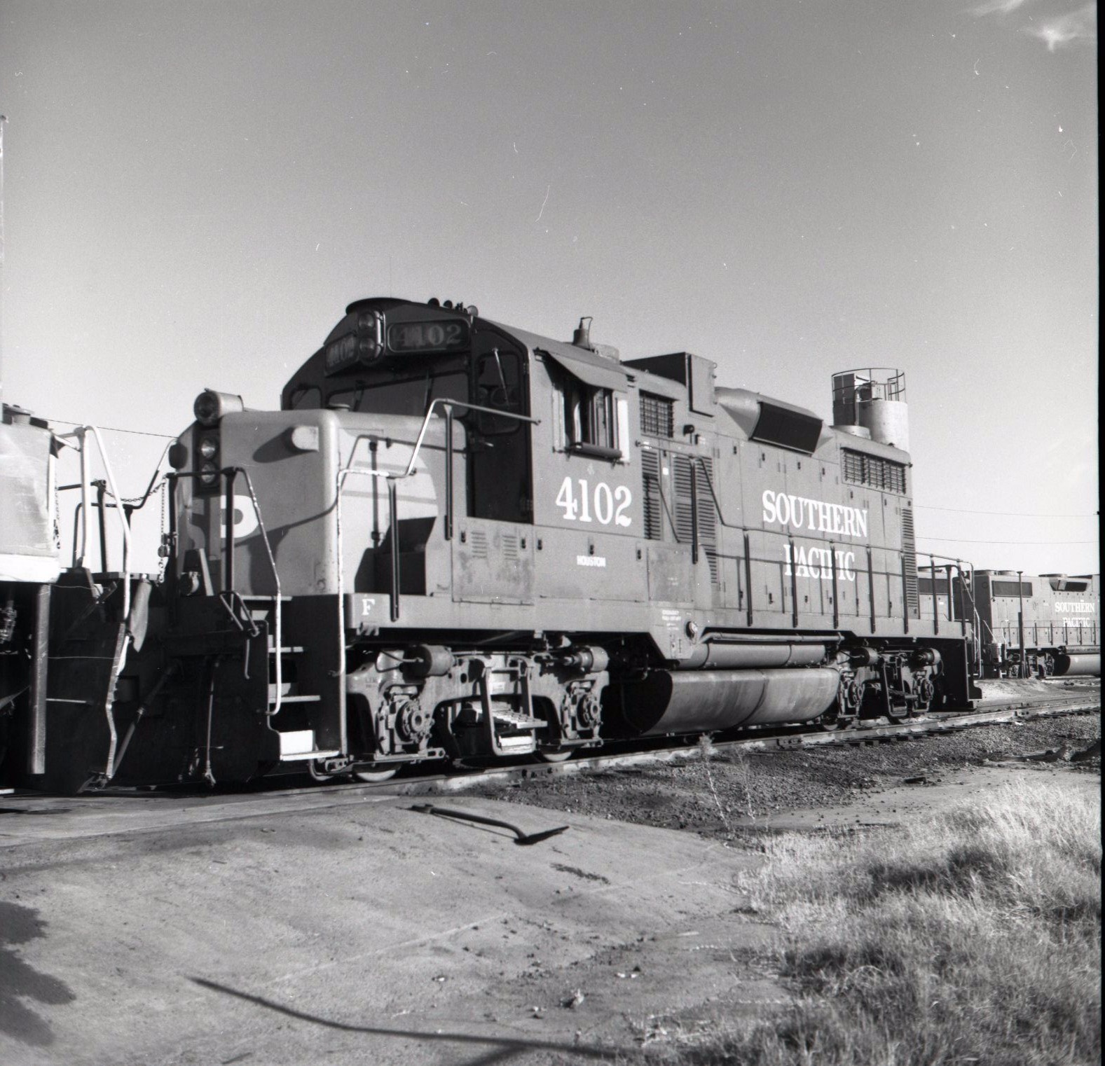 SP Southern Pacific GP20 Locomotive #4102 - Original Railroad Negative | eBay.de