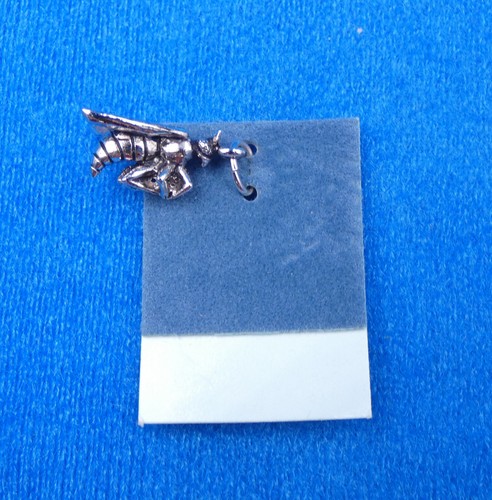 Nice Vintage 3D Silver WASP Hornet Signed KINNEY Bracelet Charm | eBay