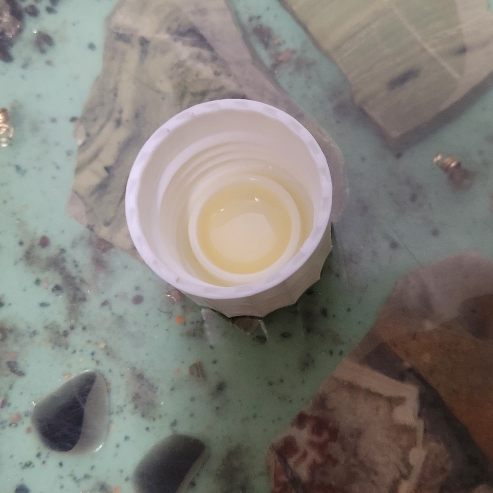 Full Vtg Crystal White Octagon Dish Soap Lemon Scent Liquid Detergent ...