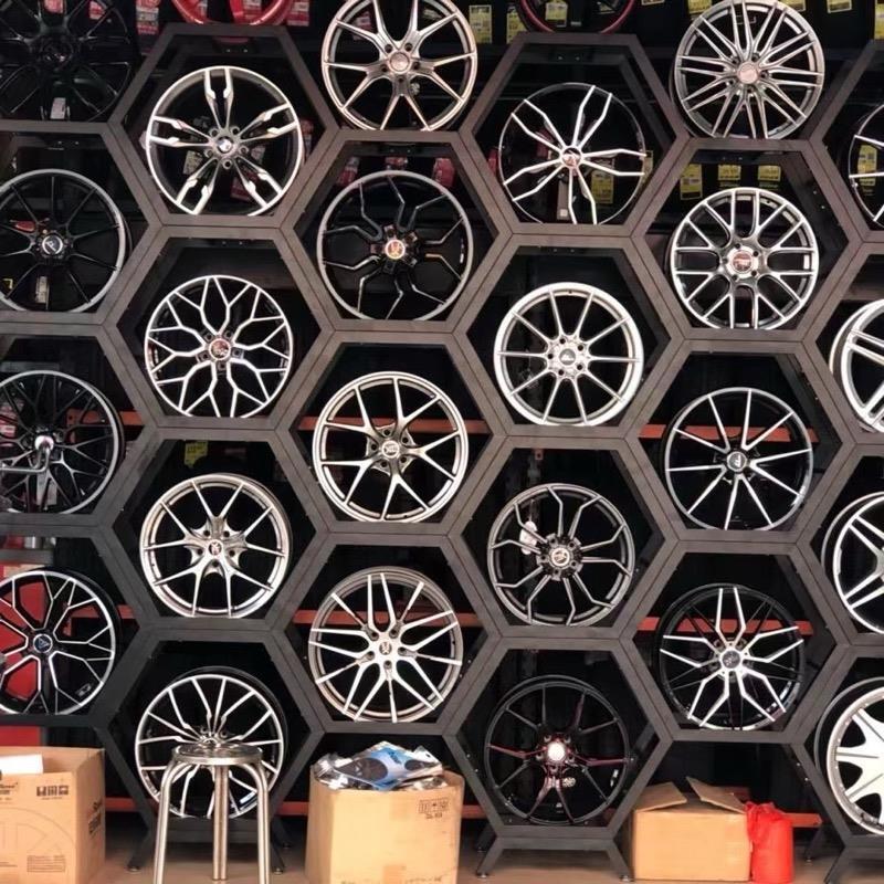 WHEEL DISPLAY RACK HOLDS 17" to 22" WHEELS- SHOWROOM FLOOR RACK- 8 ...