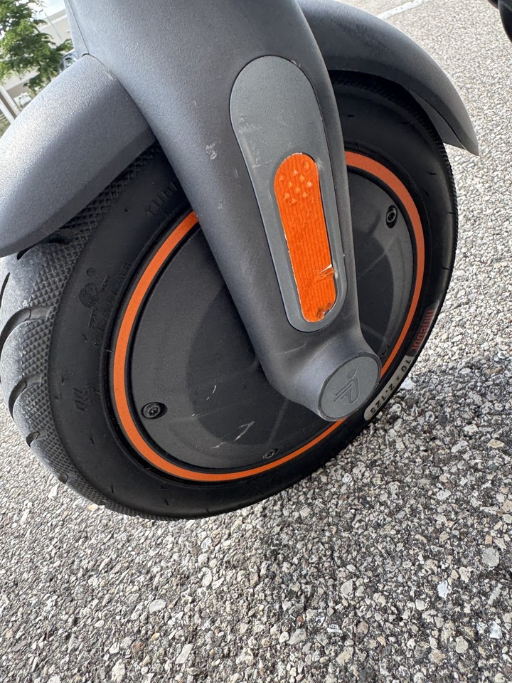 Segway - Ninebot F35 Electric Scooter (AA.00.0012.92)(READ) | eBay