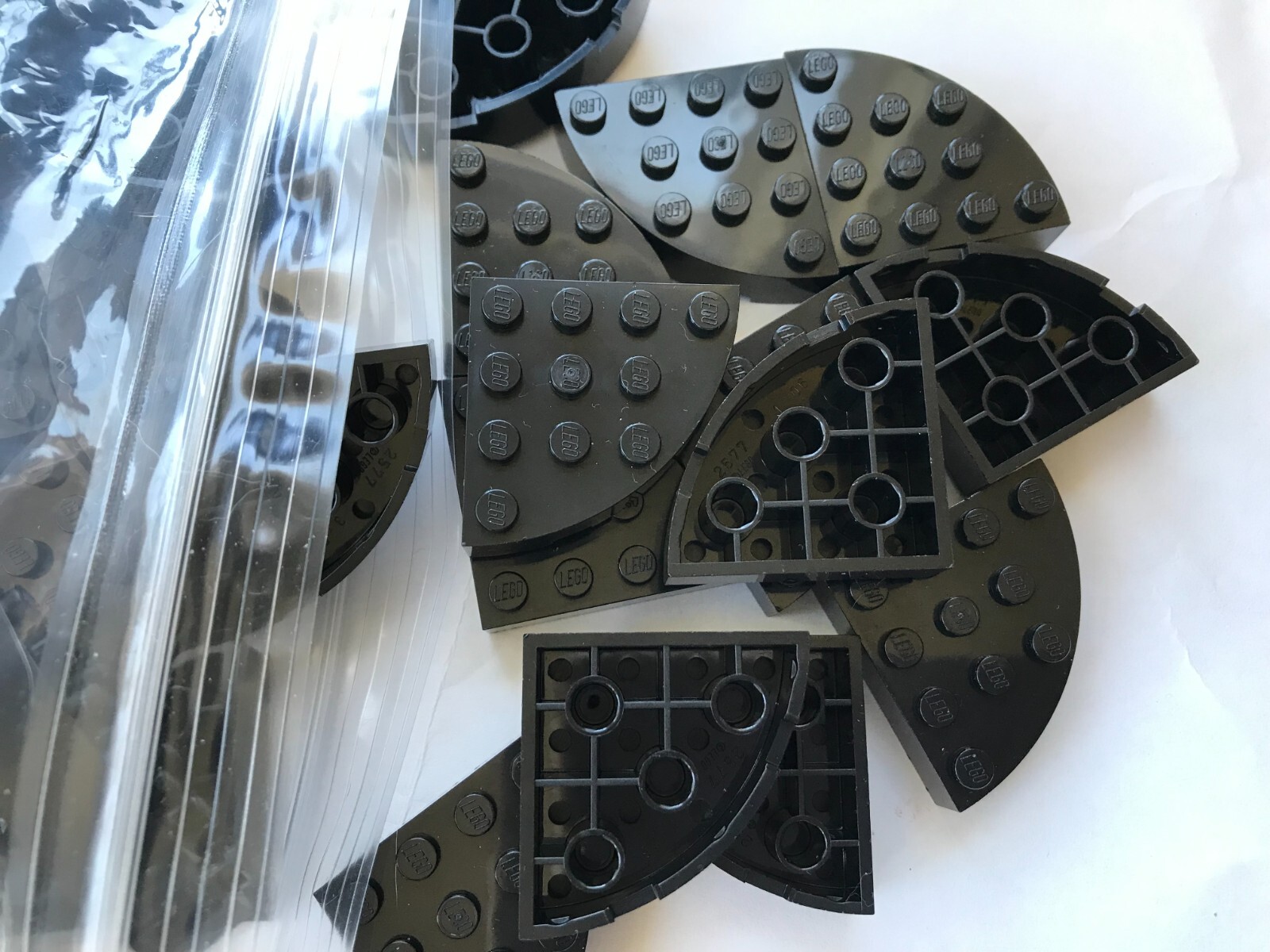 LEGO- NEW-# 2577-BLACK-BRICK ROUND CORNER 4 X 4 FULL BRICK-5 PIECES | eBay