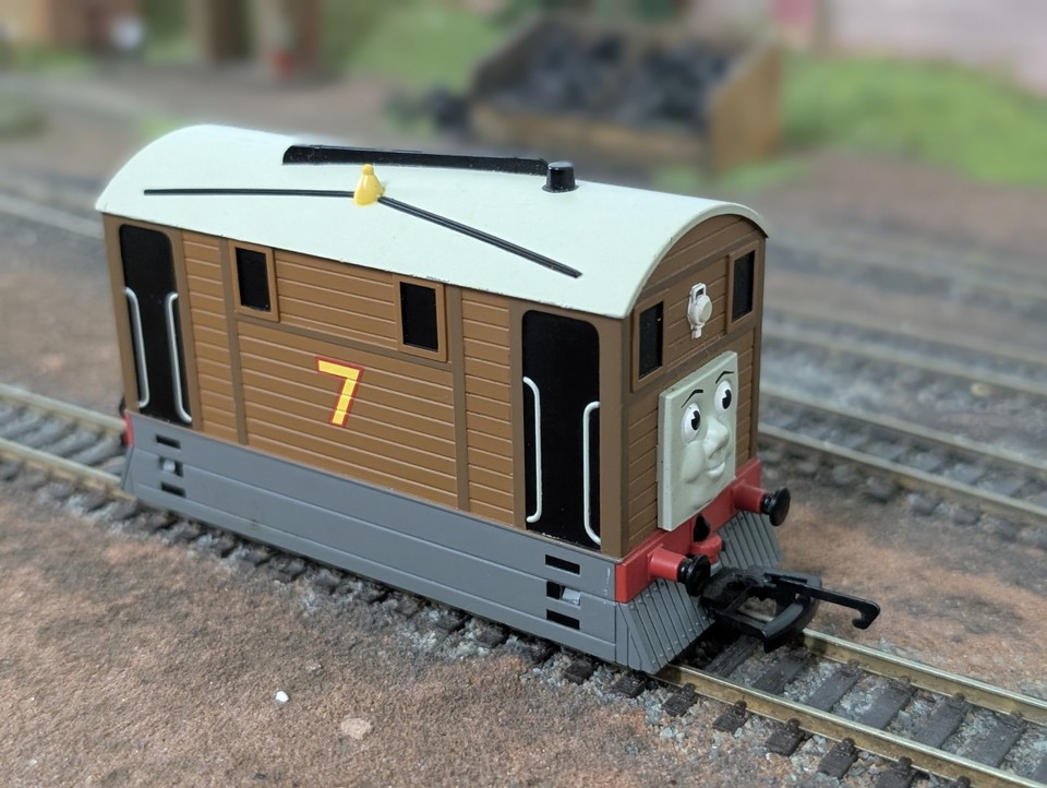 Hornby OO Gauge R9046 Thomas And Friends Toby The Tram | eBay UK